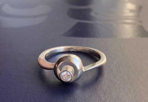 Золотое кольцо с бриллиантом, вес 2.95 гр