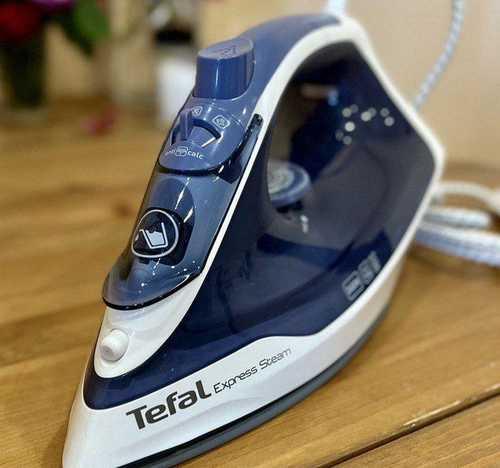 Утюг новый Tefal