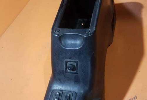 Подлокотник на Волгу 3102