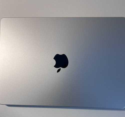Macbook pro 14 m3 8 512