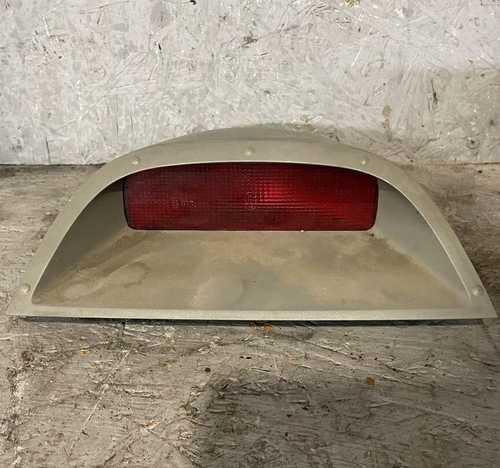 Задний стоп сигнал Renault Symbol 1
