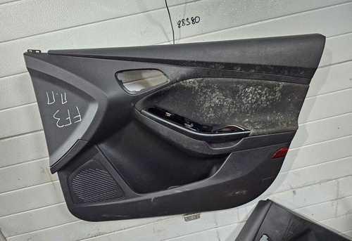 Обшивка двери передней правой Ford Focus 3