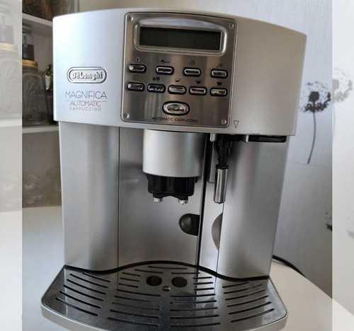 Кофемашина delonghi magnifica