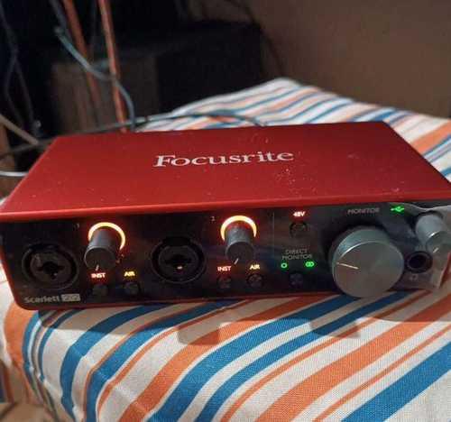 Звуковая карта focusrite Scarlett 2i2 3rd Gen