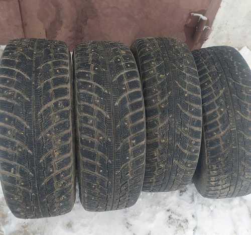 Kumho I'Zen RV Stud KC16 215/60 R17 100T