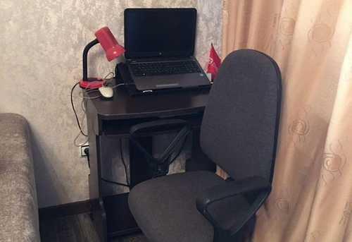 Маленький Компьютерный стол и кресло бу