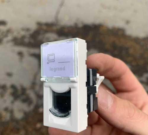 Розетка компьютерная RJ45 Legrand Mosaic cat.5e