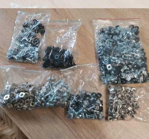 Крепеж для серверной стойки закладные гайки болты