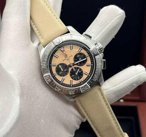 Часы Breitling Avenger 7