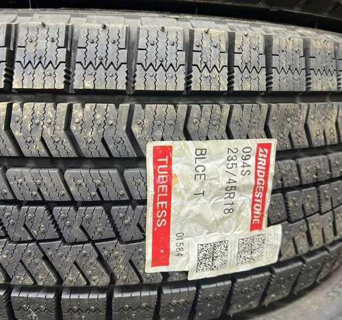 Bridgestone Blizzak Ice 235/45 R18