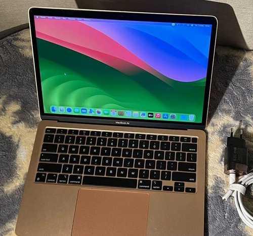 MacBook Air 2020 M1 8/256 Акб 84 Gold