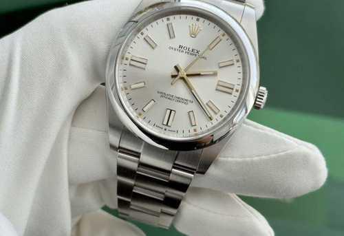 Rolex Oyster Perpetual 41mm 124300 Champagne