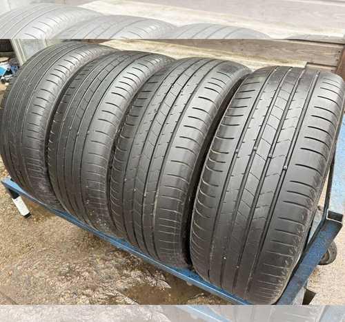 Kumho Ecsta HS51 215/55 R17