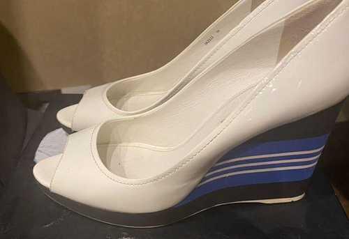 Туфли женские 39 размер белые