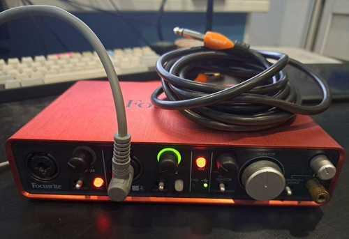 Внешняя звуковая карта Focusrite Scarlett 2i4 1st