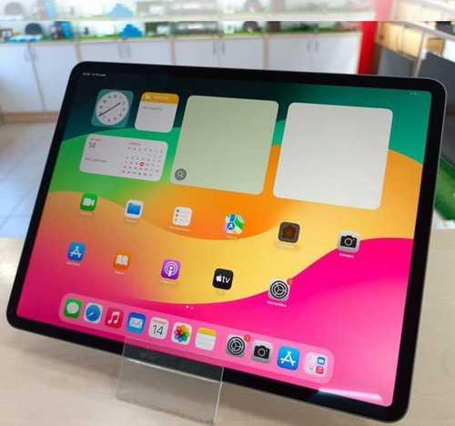 Планшет Apple iPad Pro 12.9 (4-го поколения) (2020)