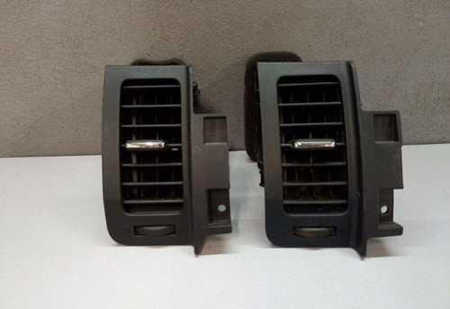 Дефлектор воздуха левый Nissan X-Trail MR20 2012