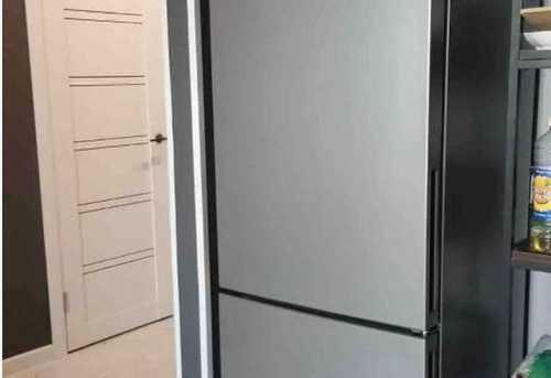 Холодильник Indesit ITR 4180 (серебристый)