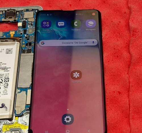 Дисплей на Samsung S10