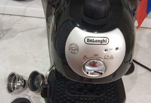 Кофеварка рожковая DeLonghi EC201CD.B