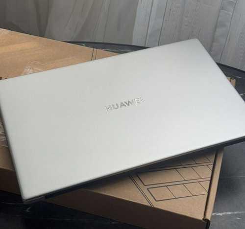 Huawei matebook D15 i3