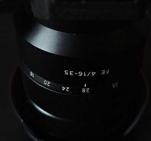 Sony Carl Zeiss Vario-Tessar FE 16-35mm f/4 ZA OSS