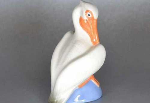 Пеликан фарфоровая статуэтка