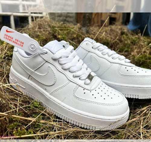 Кроссовки Nike Air Force 1  коробка Poizon