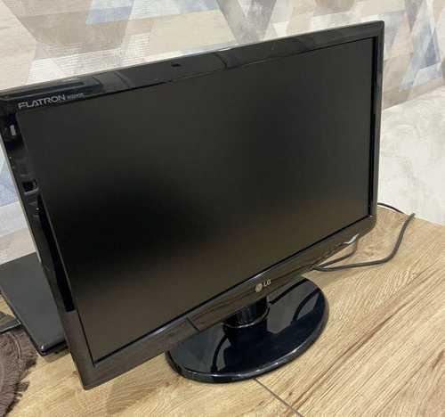 21.5" Монитор LG Flatron W2243S, 1920x1080