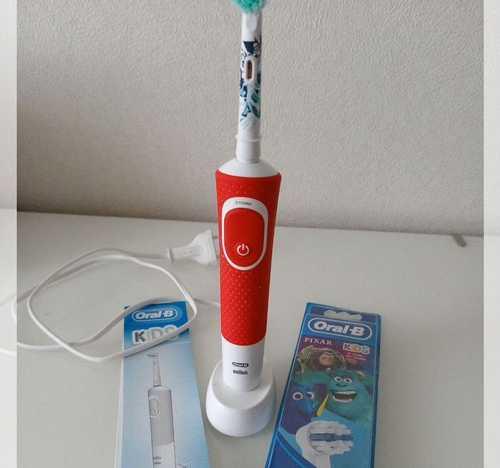 Зубная щетка Oral b