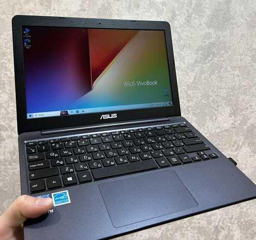 Ноутбук Asus VivoBook