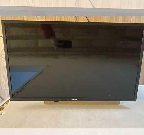 Телевизор samsung SMART tv 32 бу