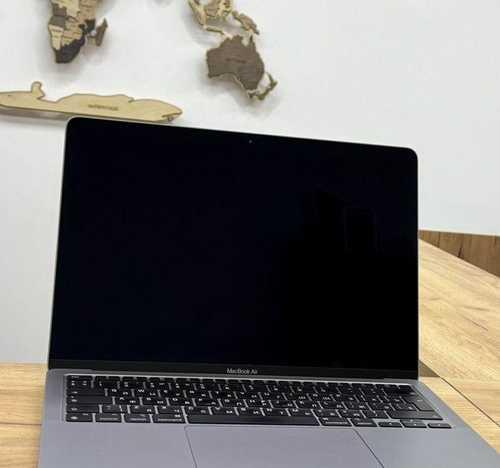 Отличный MacBook Air 13 M1 8/256Gb Space Grey