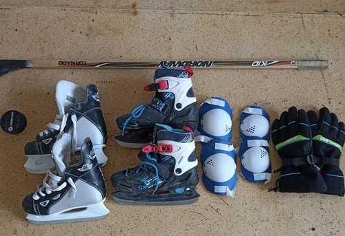 Детские хоккейные коньки, щитки, клюшка, перчатки