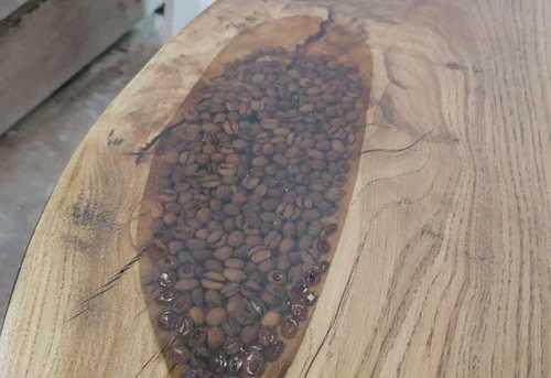 Столик кофейный со смолой