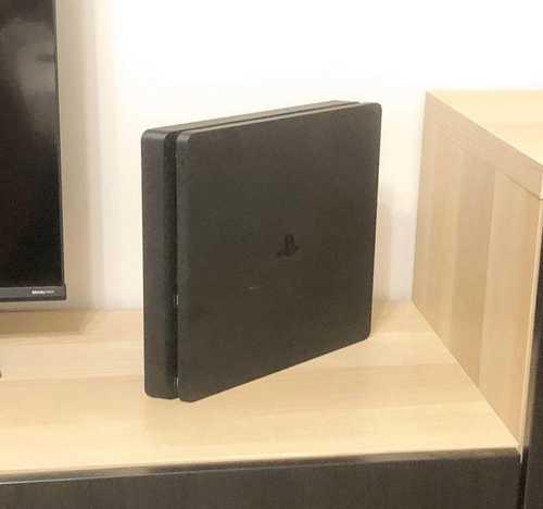 Sony playstation 4 slim