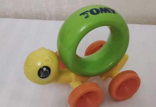 Черепашка развивающая игрушка каталка Tomy
