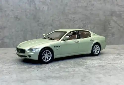 Коллекционная модель Maserati Quattroporte 1:43