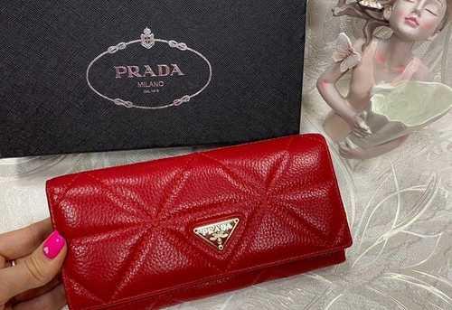 Кошелек женский Prada кожаный