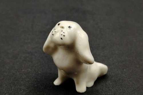 Статуэтка миниатюра фарфор Собака Пекинес лфз