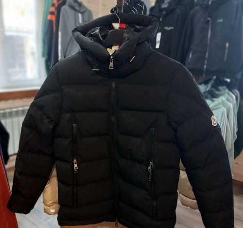 Куртка Moncler, Турция