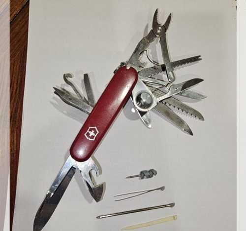 Мультитул Victorinox SwissChamp (1.6795) 91 мм