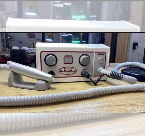Аппарат для маникюра и педикюра с пылесосом