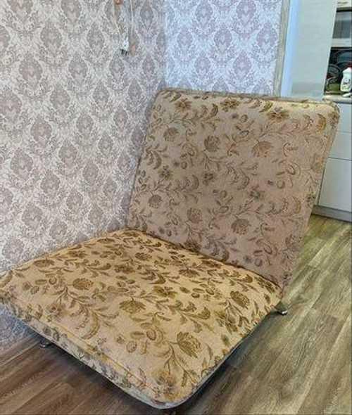 Кресло кровать с приставным пуфом