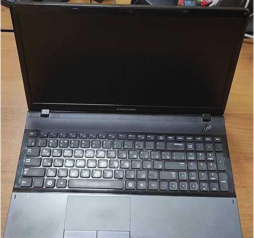 Ноутбук samsung NP300E5C