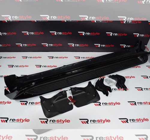 Подножки Toyota Land Cruiser 200 Черные 15-21г