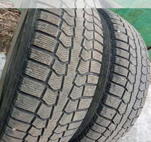 Pirelli Winter Ice Control 215/65 R16