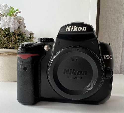 Nikon D5000 Body с поворотным дисплеем