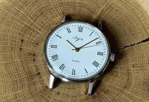 Луч - римские цифры - мужские наручные часы СССР