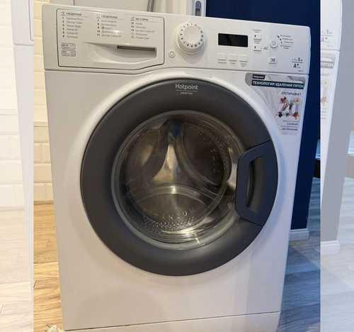 Стиральная машина Hotpoint Ariston vmuf 501 B